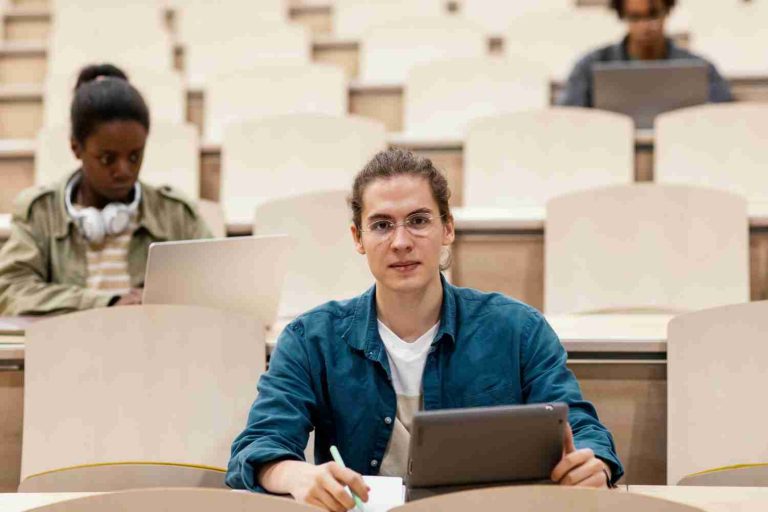 AMeTICE : comment accéder à vos cours en quelques clics ...